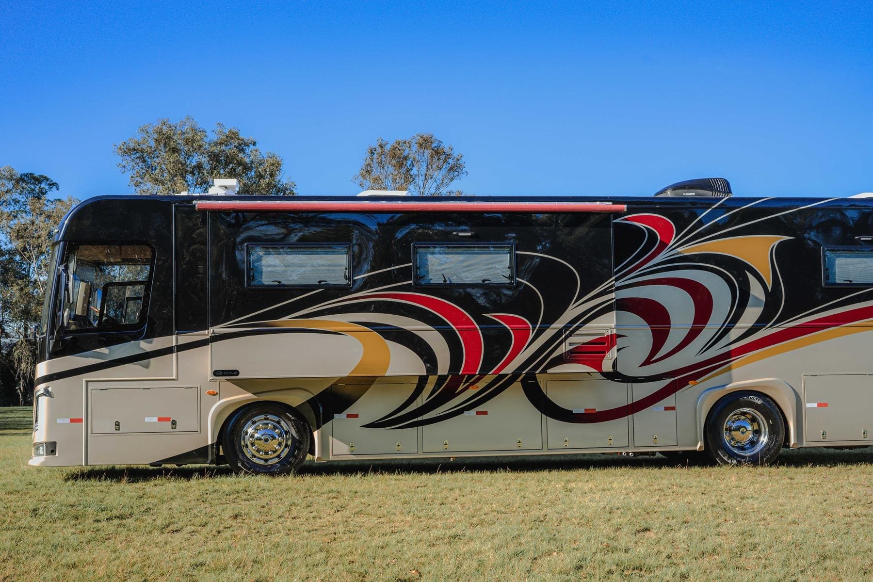 Motorhome Legacy | Neway